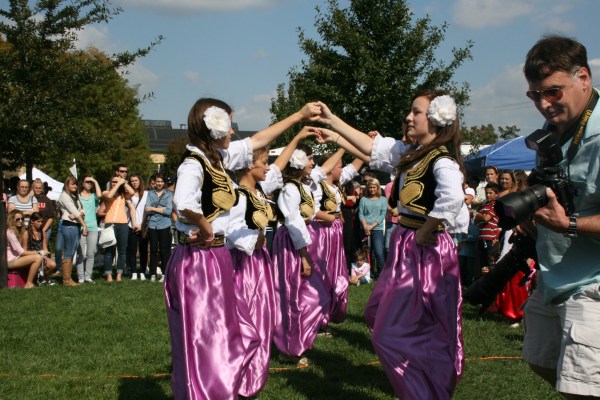 The Traditional Arts of Bosnians in Bowling Green – KFP's Bowling Green ...